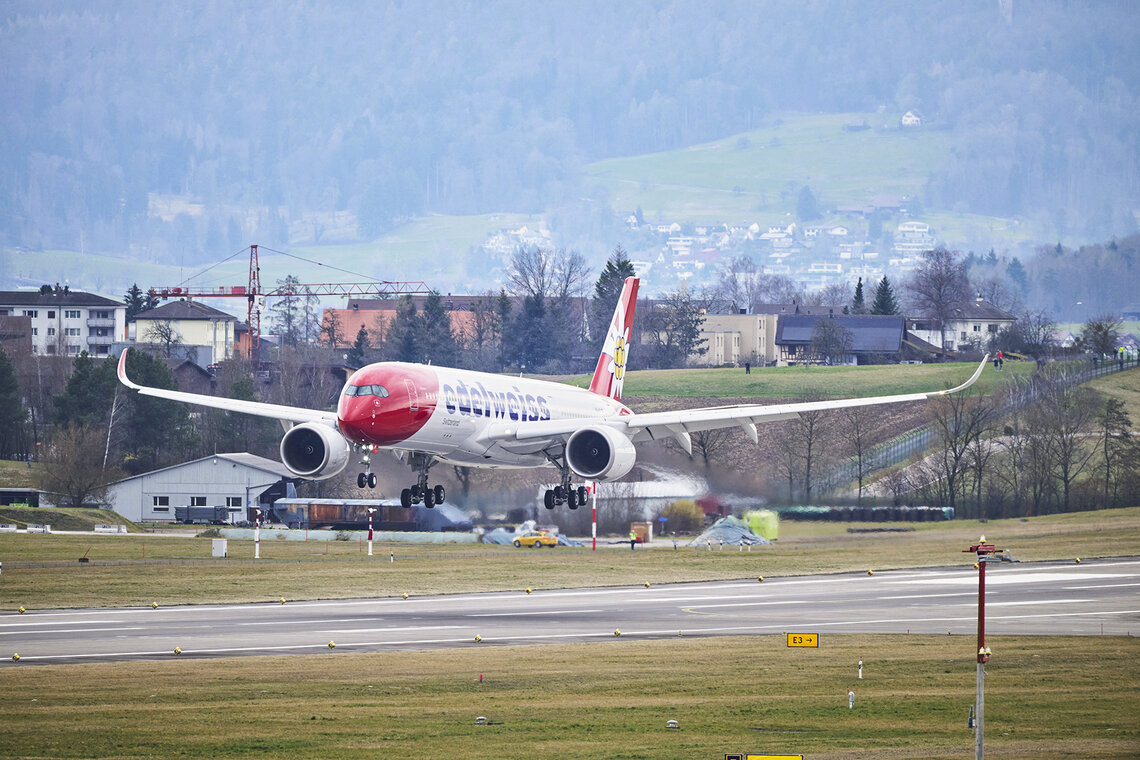 Grosser Empfang für den Edelweiss Airbus A350-900 in Zürich | Cockpit